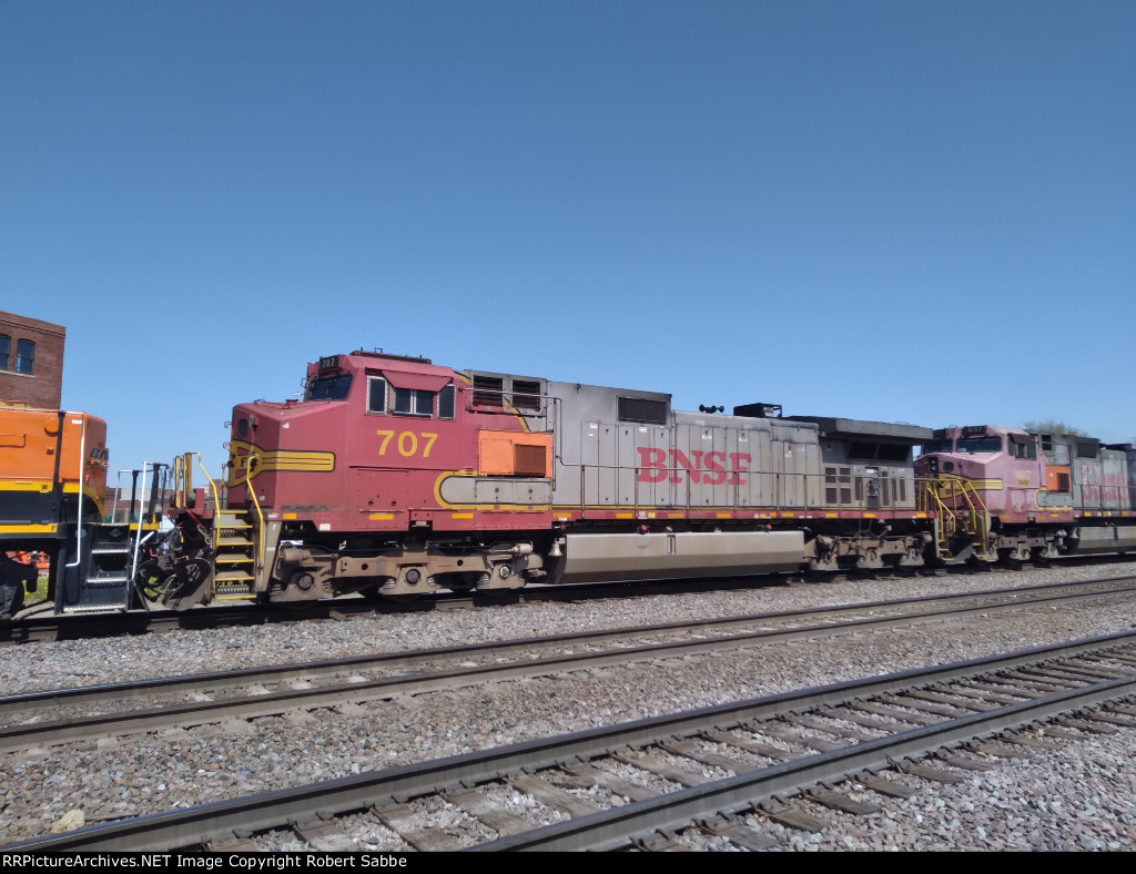 BNSF 707